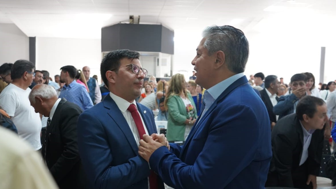 En su última actividad como gobernador electo, Rolando Figueroa ... En su última actividad como gobernador electo, Rolando Figueroa ...